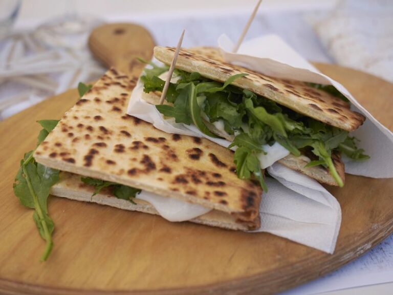 Torta al testo: un simbolo della tradizione gastronomica di assisi ...